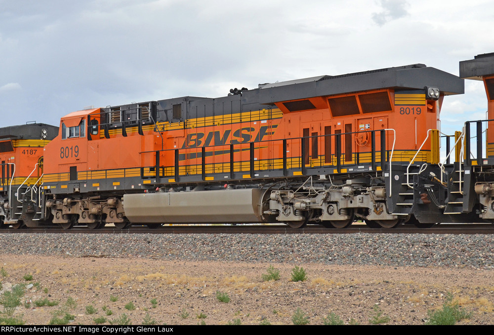 BNSF 8019